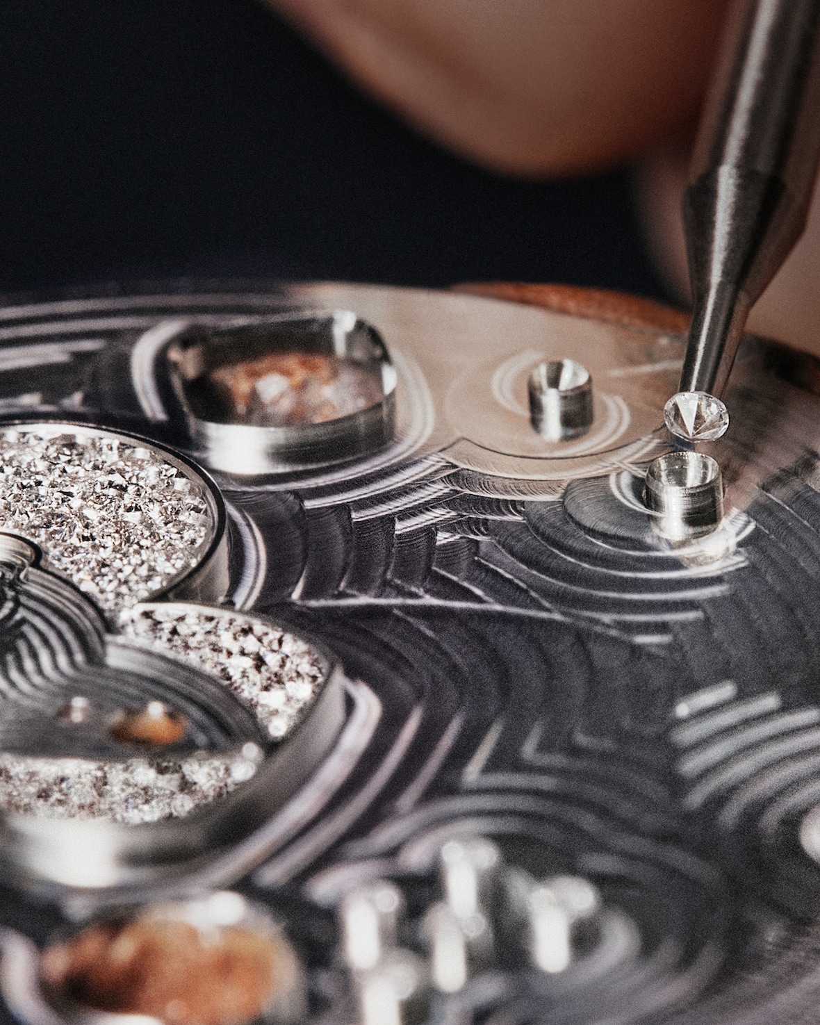 Crafting Each Component with Expertise | LOUIS VUITTON