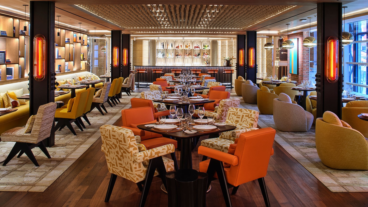 Le Café Louis Vuitton NYC Store in New York, United States | LOUIS VUITTON