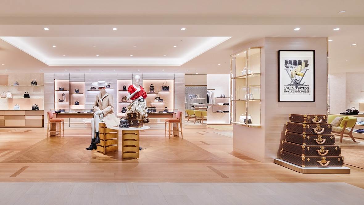 Louis Vuitton Isetan Shinjuku Store 4F Store in Shinjuku-ku, Japan ...