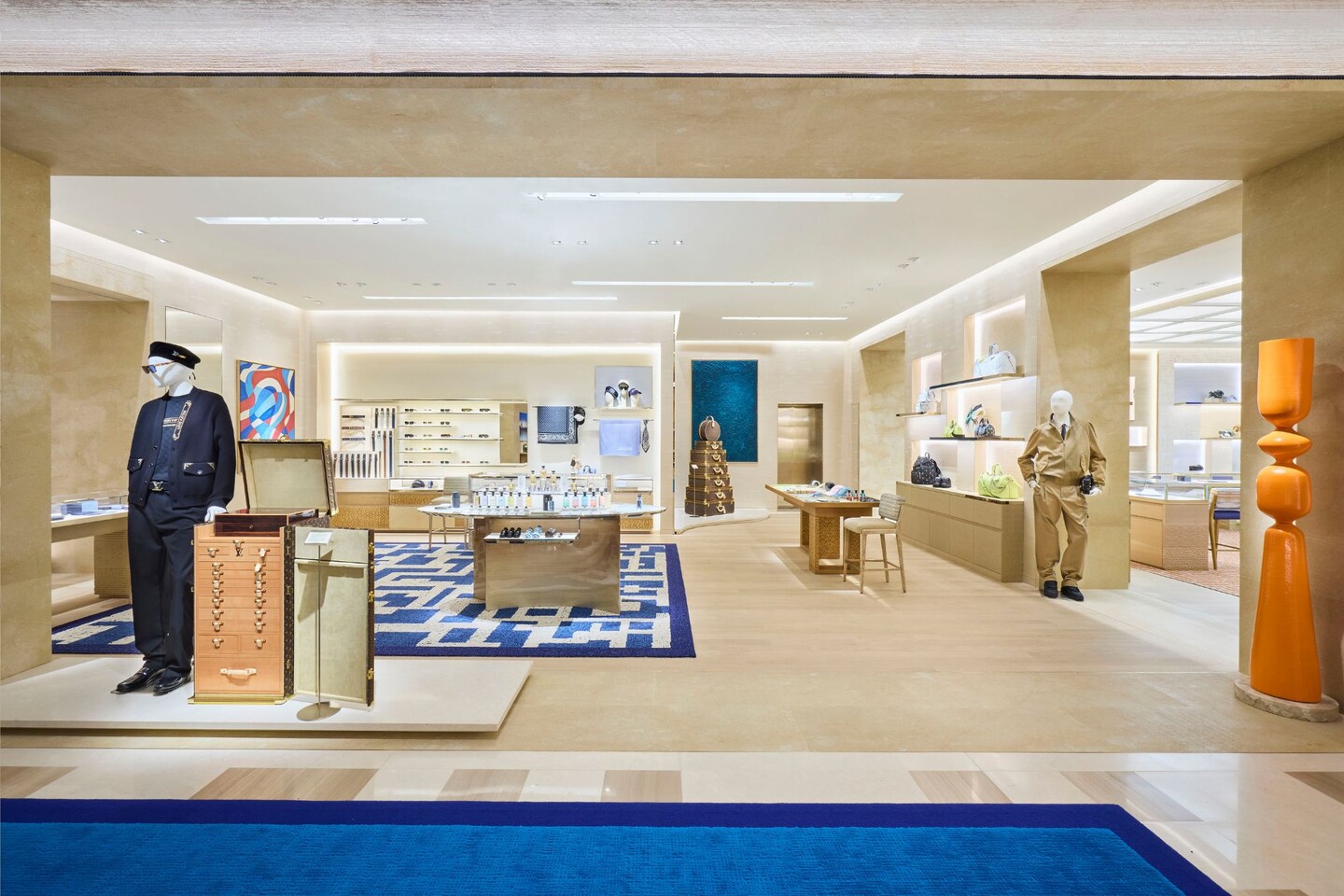 Louis Vuitton Mall Of The Emirates Store in Dubai, United Arab Emirates ...